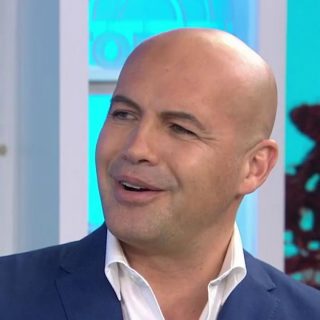 Famous Bald People: Showcase of famous people suffering hair loss